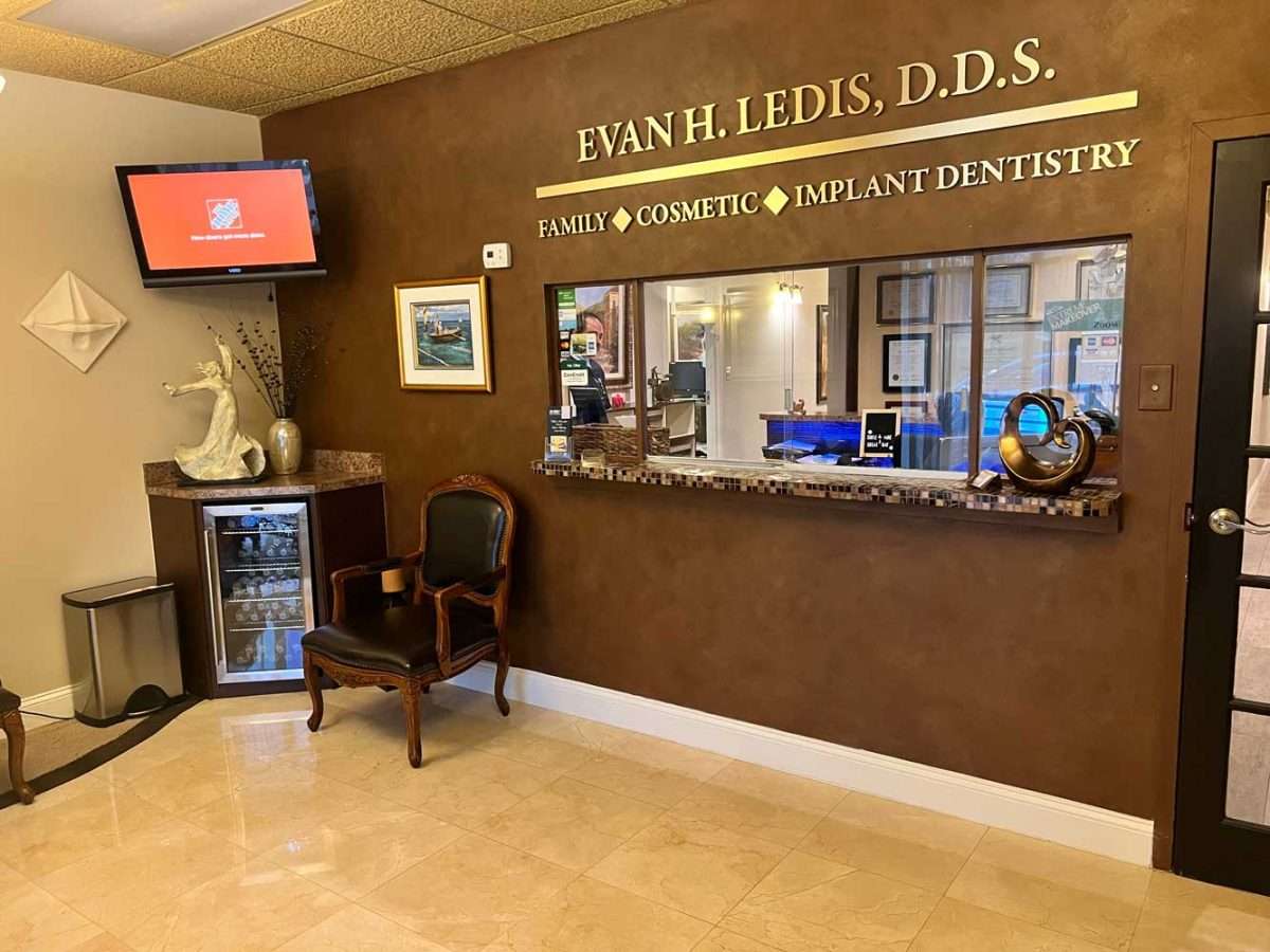 OUR OFFICE - Dental specialists Lake Worth - Ledis Dental